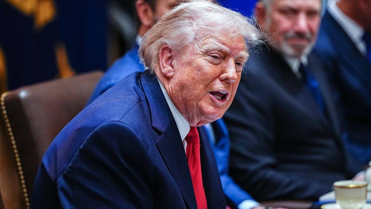 Donald Trump draws criticism after avoiding questions during cabinet ...