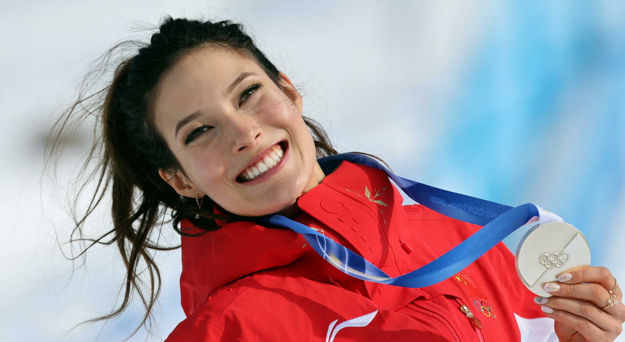 Eileen Gu, chi è l'atleta più pagata delle Olimpiadi: tra sci, social e ...