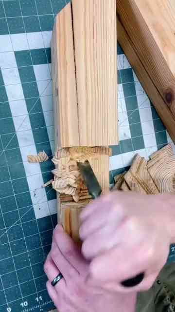 How to cut cross braces half laps
