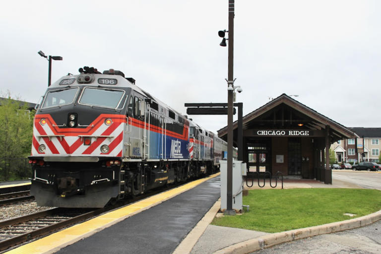 Freight derailment halts Metra's SouthWest Service