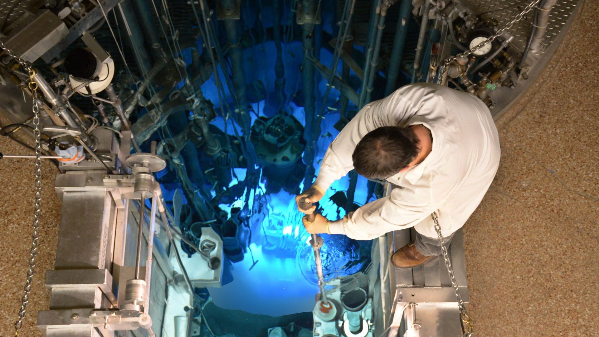 US team enrolls first patient to test nuclear medicine device for ...