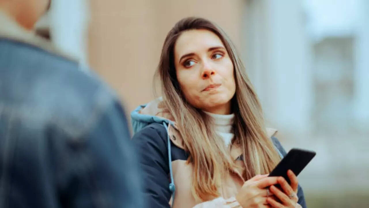 Zodiac signs who are possessive in love