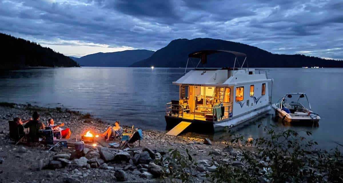 Considering the houseboat lifestyle? Here are the best locations for it ...
