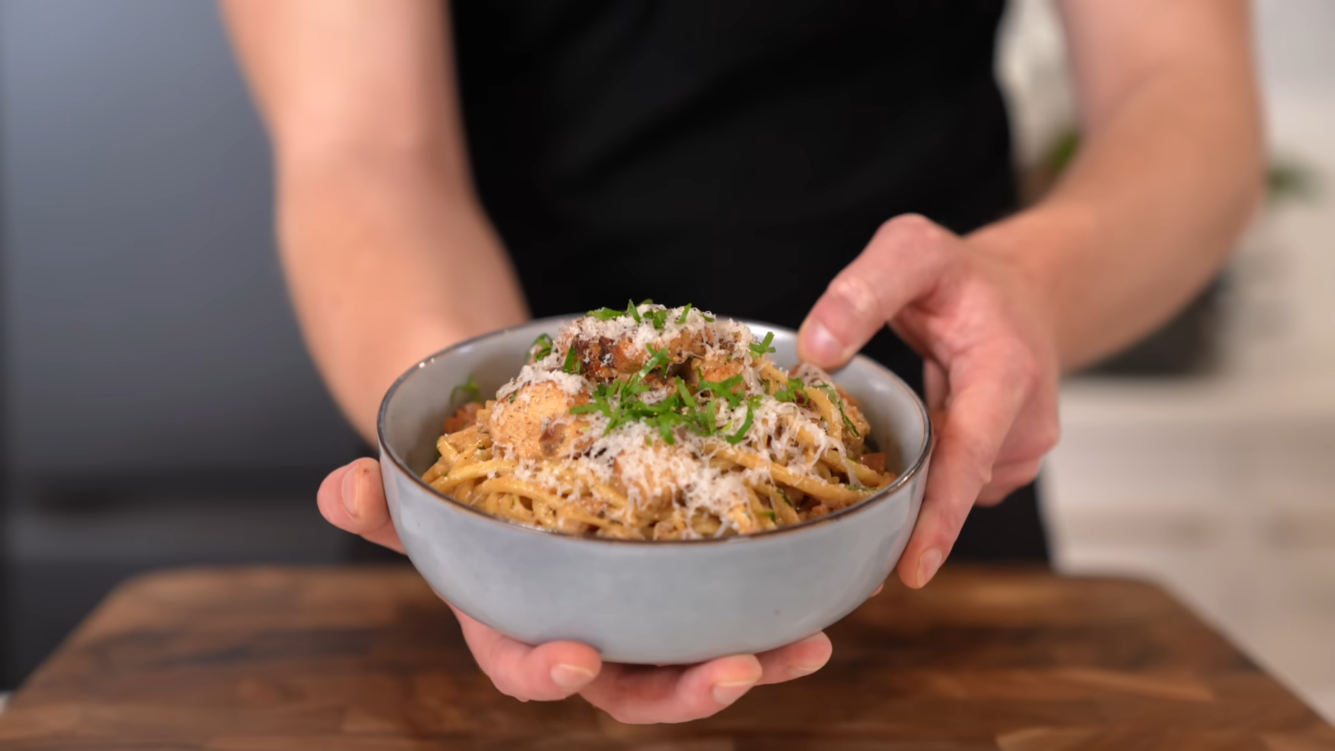 I can’t stop making this 25-minute chicken pasta