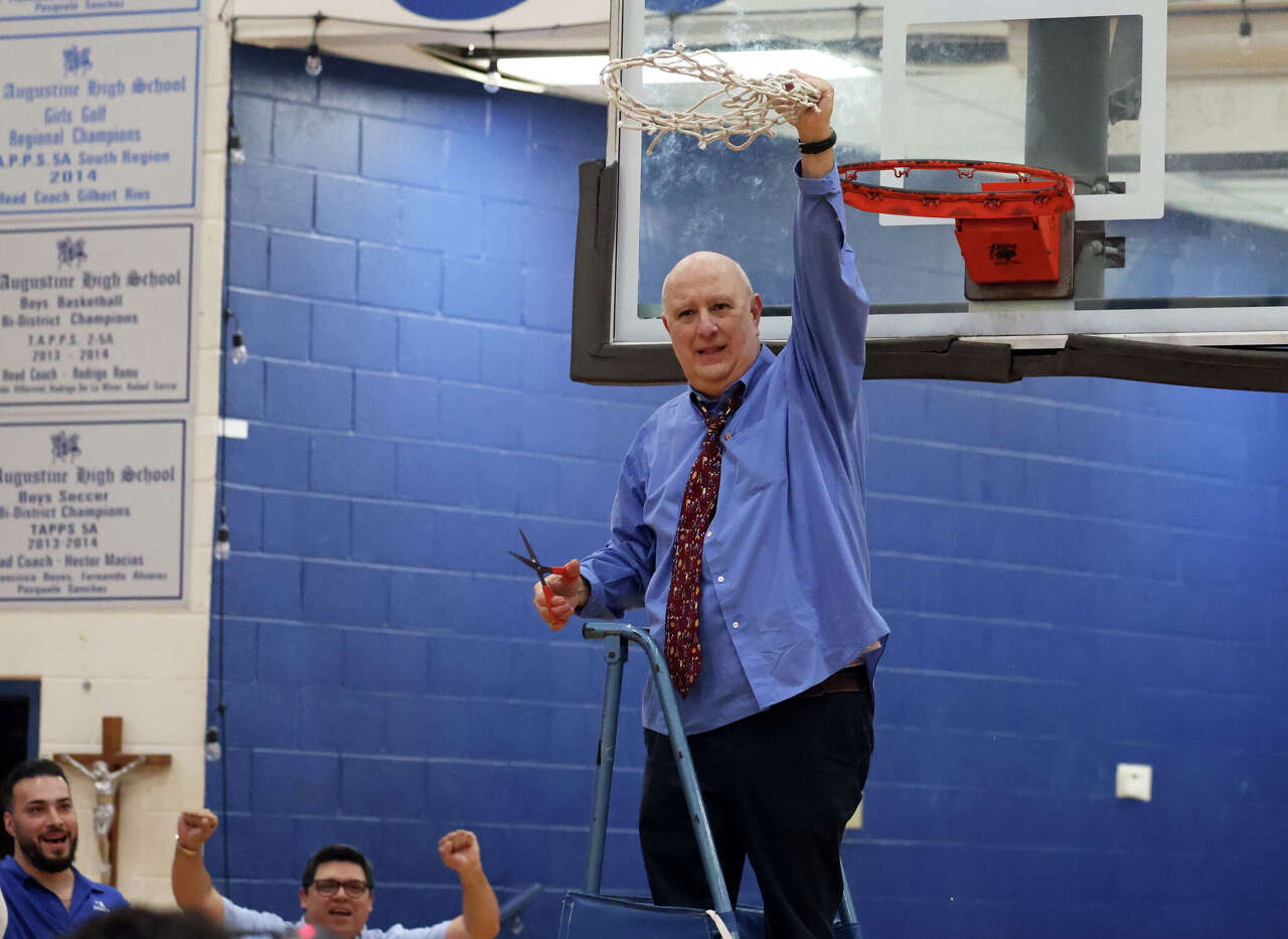 Winning tradition continues for St. Augustine boys basketball