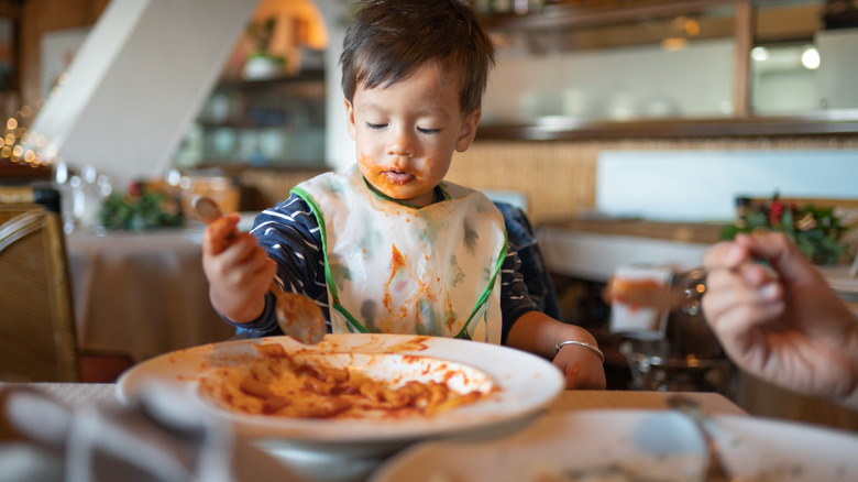 Is it rude to bring food for your kids to restaurants?