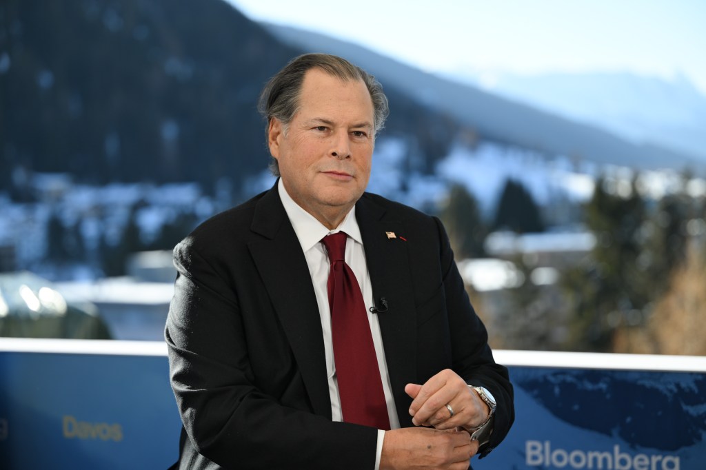 Outraged Salesforce employees demand CEO Benioff end ICE business ...