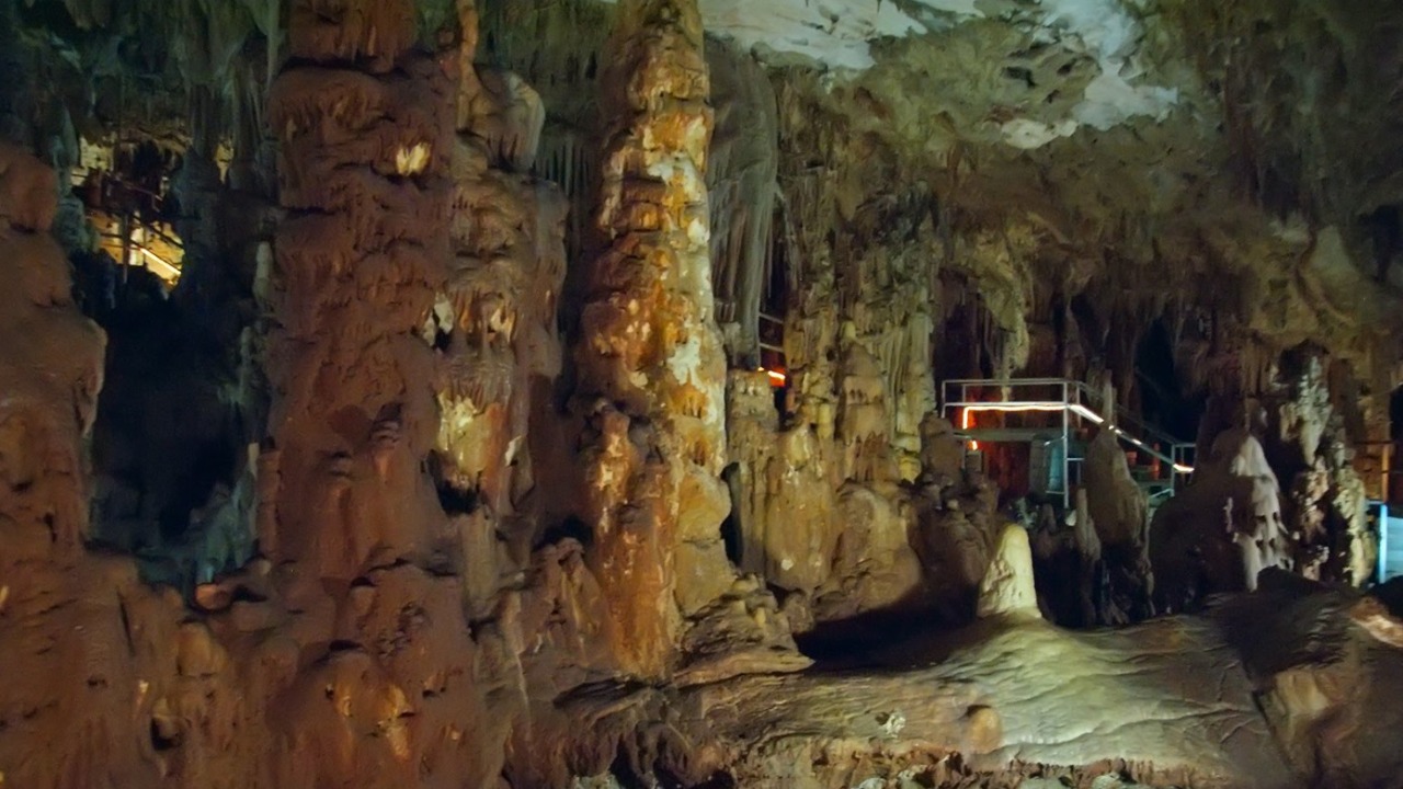 A 700,000-year-old cave find that shattered the story of early humans