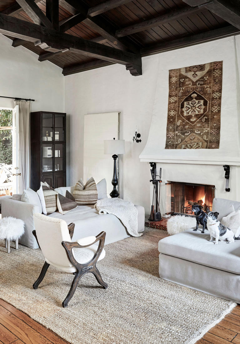 Revisit the tranquil home James Van Der Beek shared with his family in ...