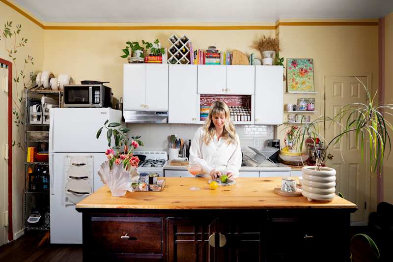 See how two people actually make a 320-square-foot Brooklyn apartment work