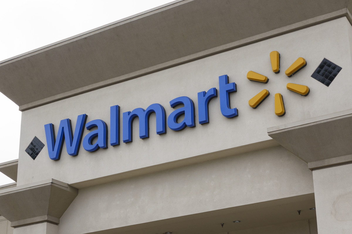 Walmart’s 'super cute' $11 strawberry doormat brings whimsy and charm ...