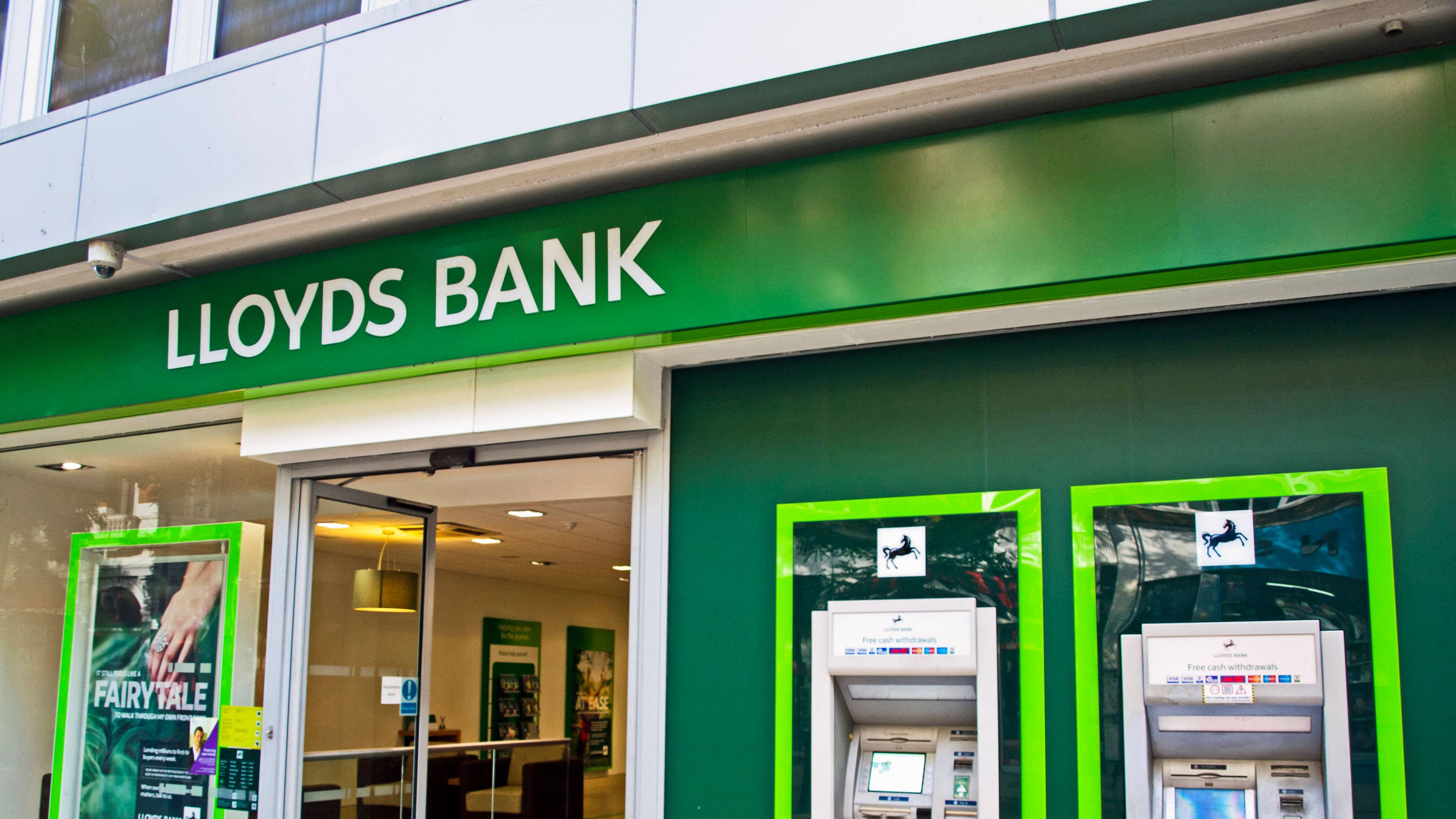 Lloyds, Halifax and Bank of Scotland apologise as customers hit by app ...