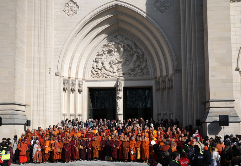 15 heartwarming photos of the Buddhist monks walking 2,300 miles across ...
