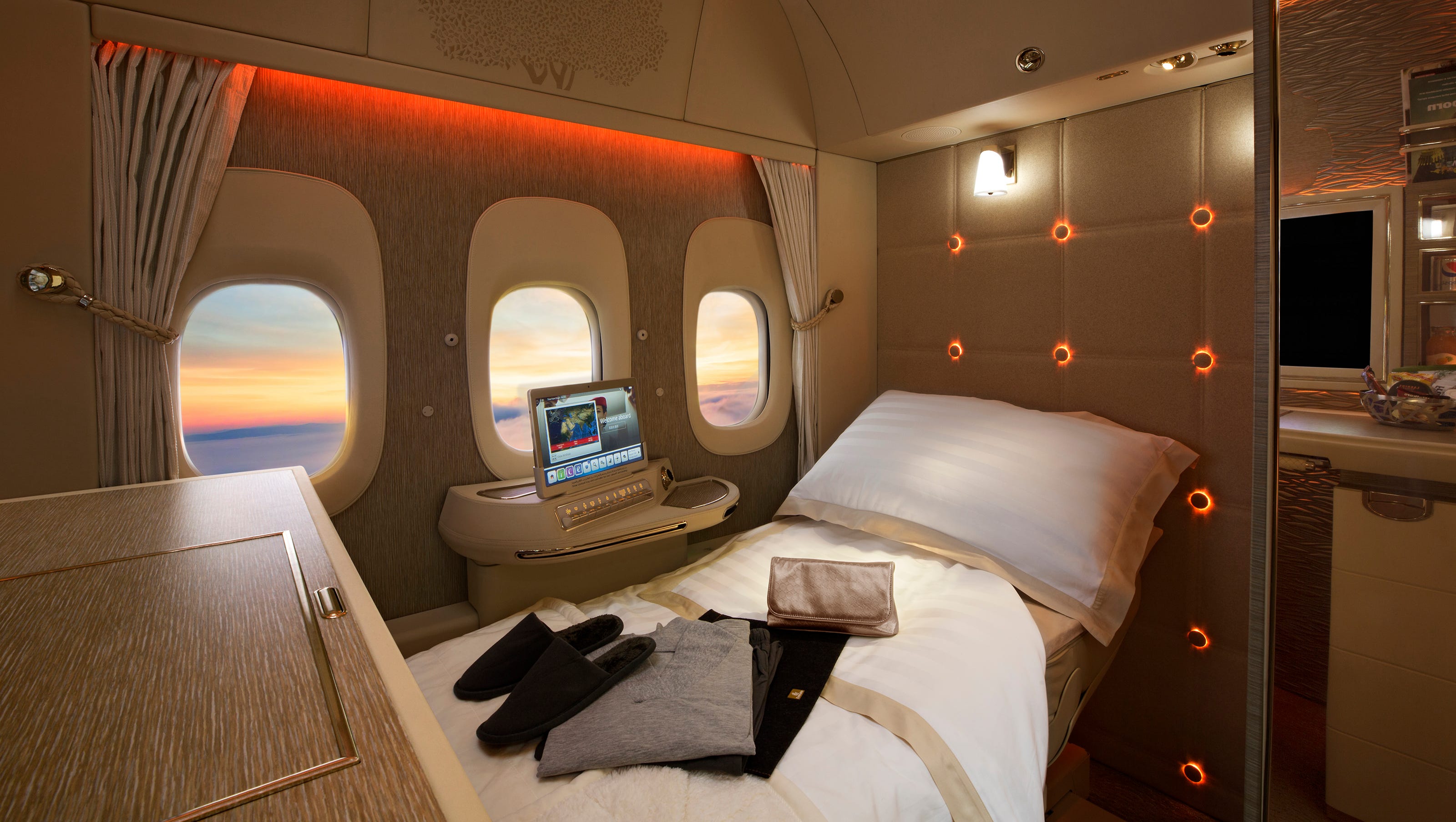Emirates new 777 game changer vs. Air France La Première: Which is 2026 ...