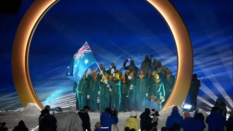 Australian snowboarder Cam Bolton breaks neck in scary training crash ...