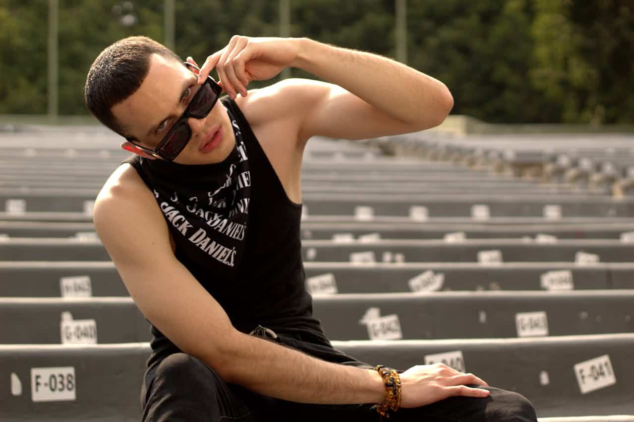 The 10 psychological and social factors behind attraction to bad boys