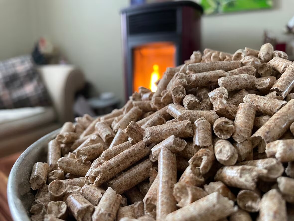 Des tonnes de granules de bois de Cacouna expédiés en Europe