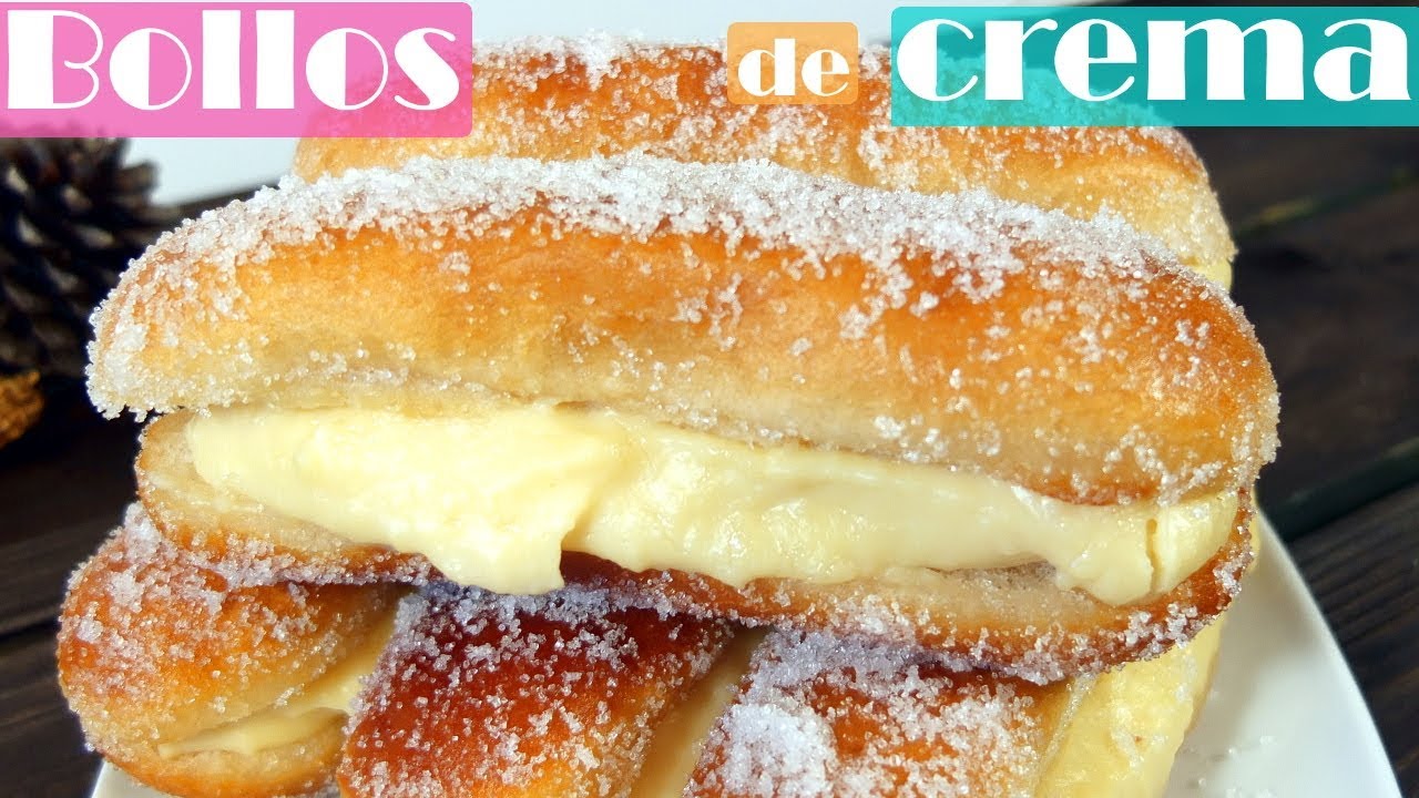 Bollos de crema hot dogs dulces o bombas de crema