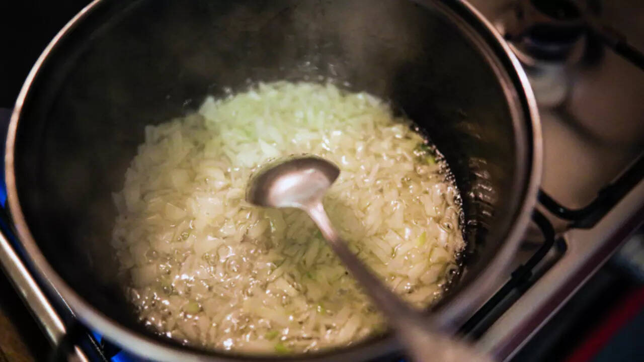 How to make Afghani egg curry for dinner at home