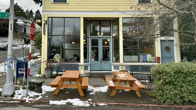 Seattle opens residential areas to small cafes, corner markets
