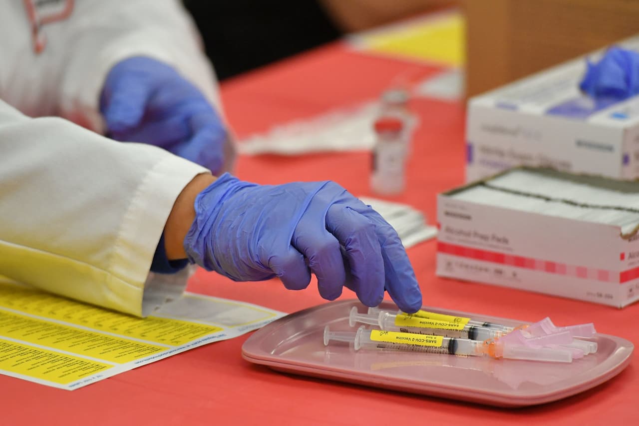 Moderna stock rises. FDA will review its seasonal flu vaccine after all.