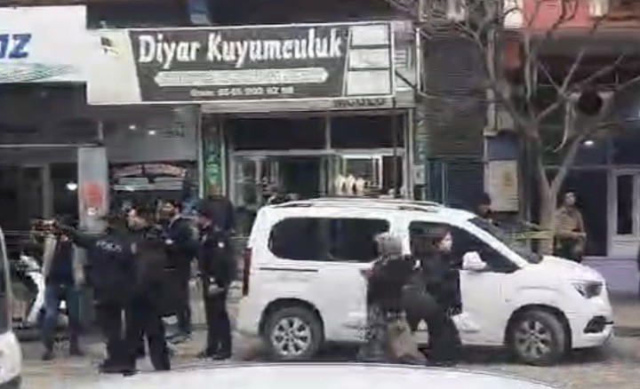 Gaziantep’te kuyumcuyu soyan şahıslar yakalandı, çalınan altınlar bulundu