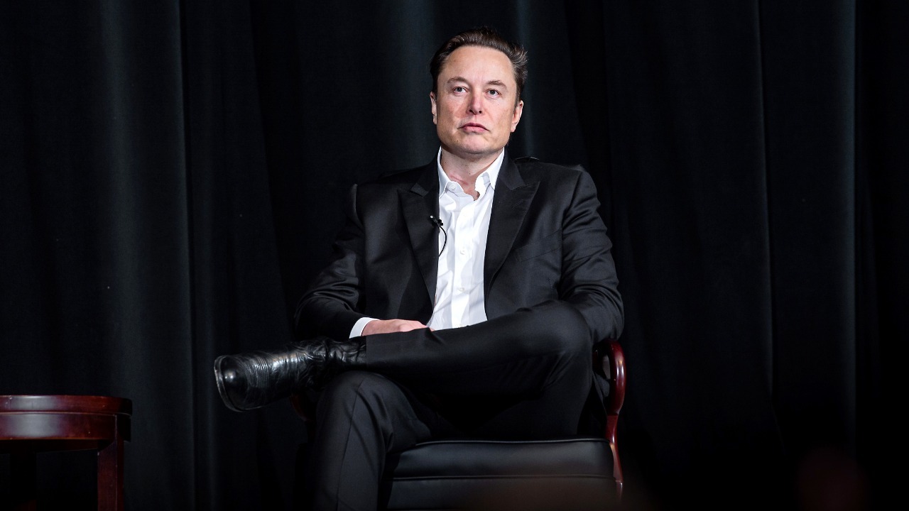 Elon Musk wants to build swarms of killer drones for the US military