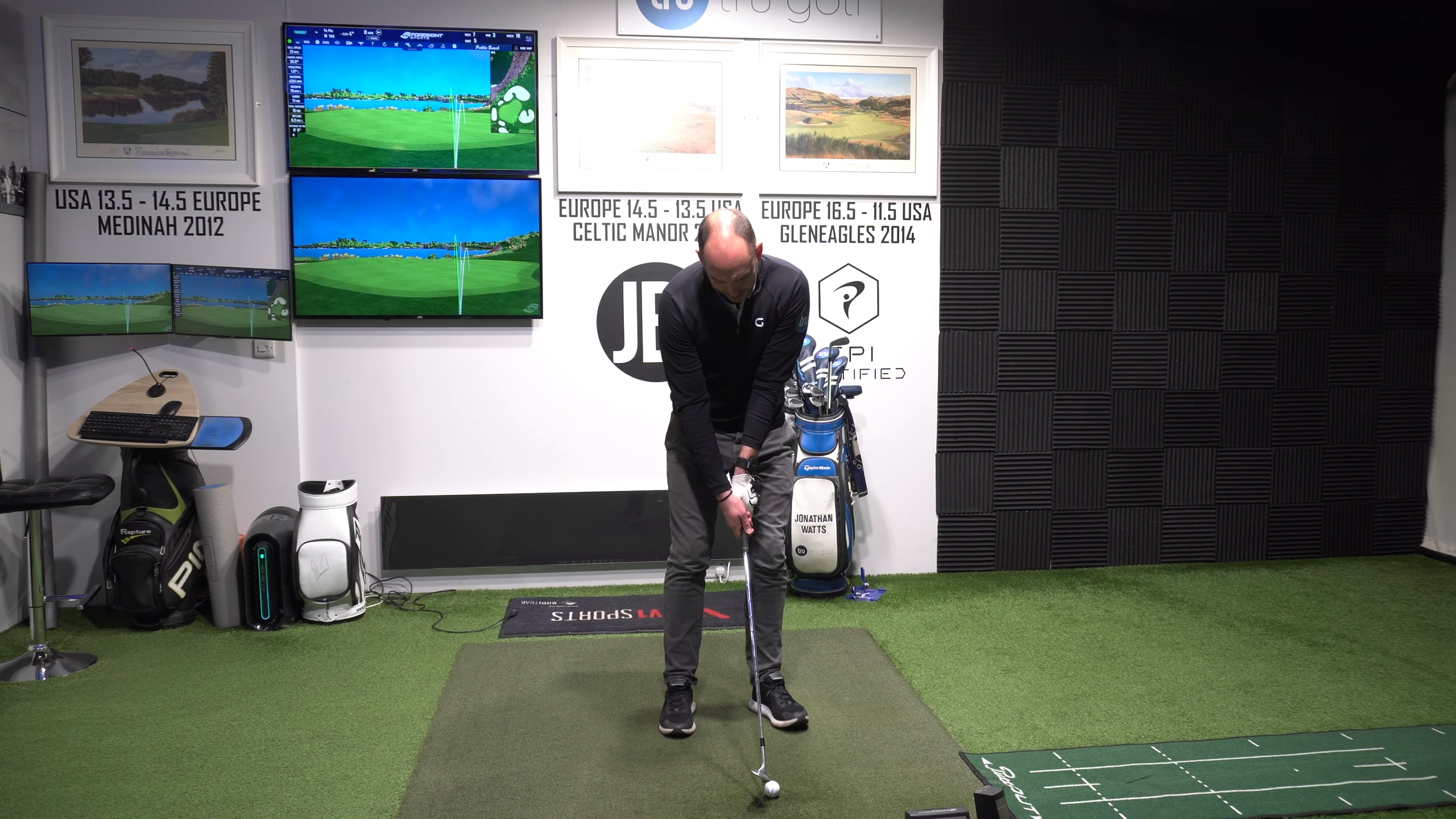 This is why most golfers choose the wrong shot around the green