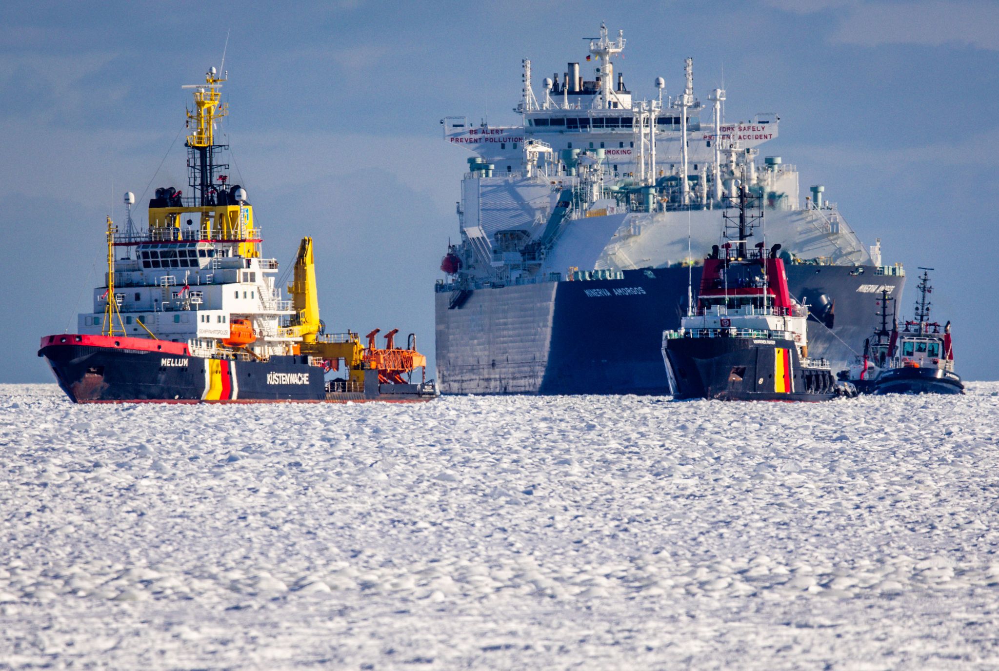 Schifffahrtsamt: LNG-Tanker im Hafen Mukran eingelaufen