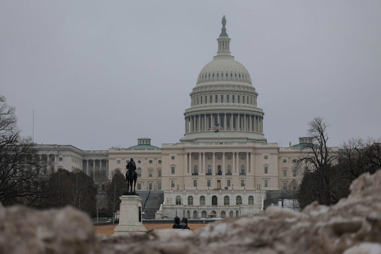 Teenager arrested while rushing the US Capitol with loaded shotgun and ...