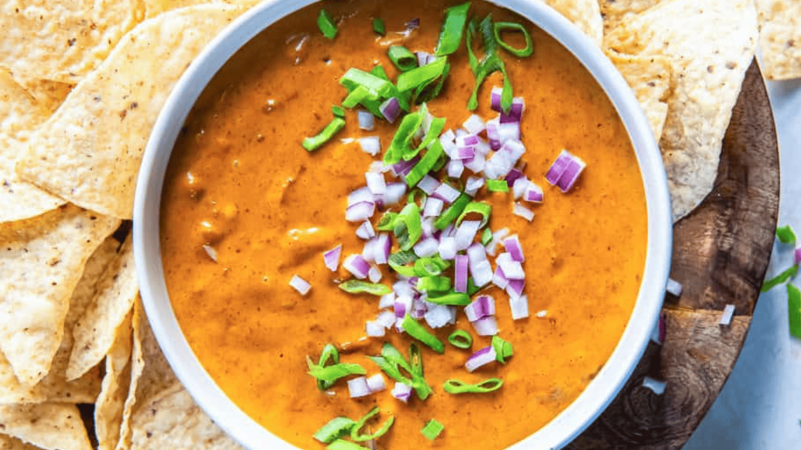 14 delicious dips that require only 3 ingredients and minimal effort