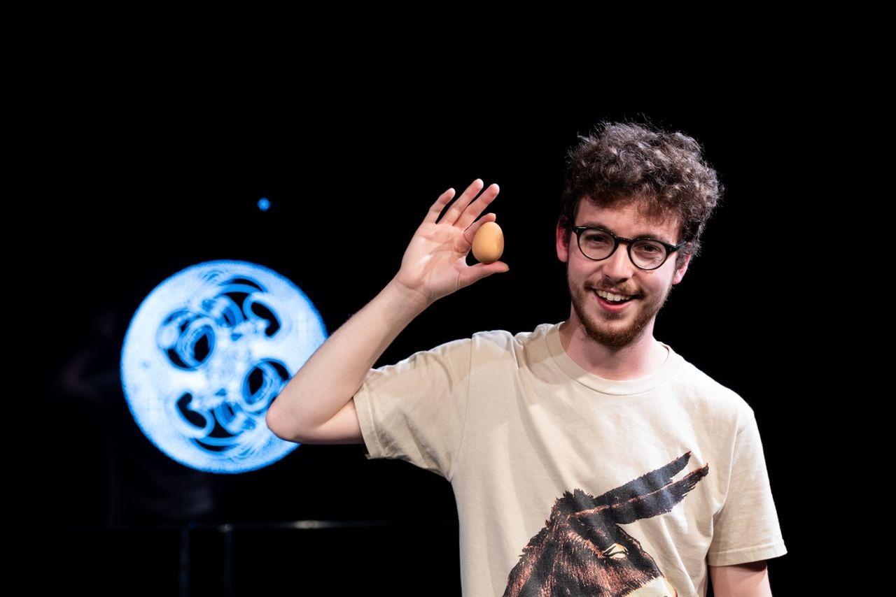 Twin tale: One man comedy drama sure to draw a crowd in Bo'ness