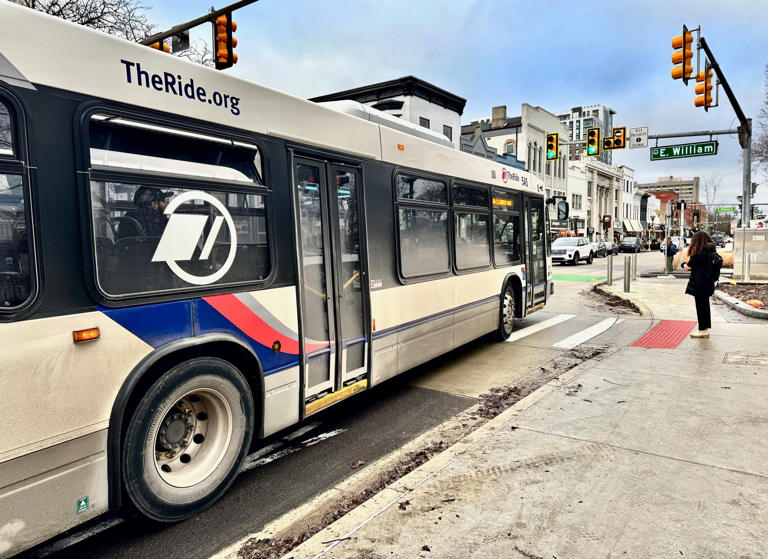 How does Ann Arbor’s new bus-priority traffic signal work? Here’s a ...