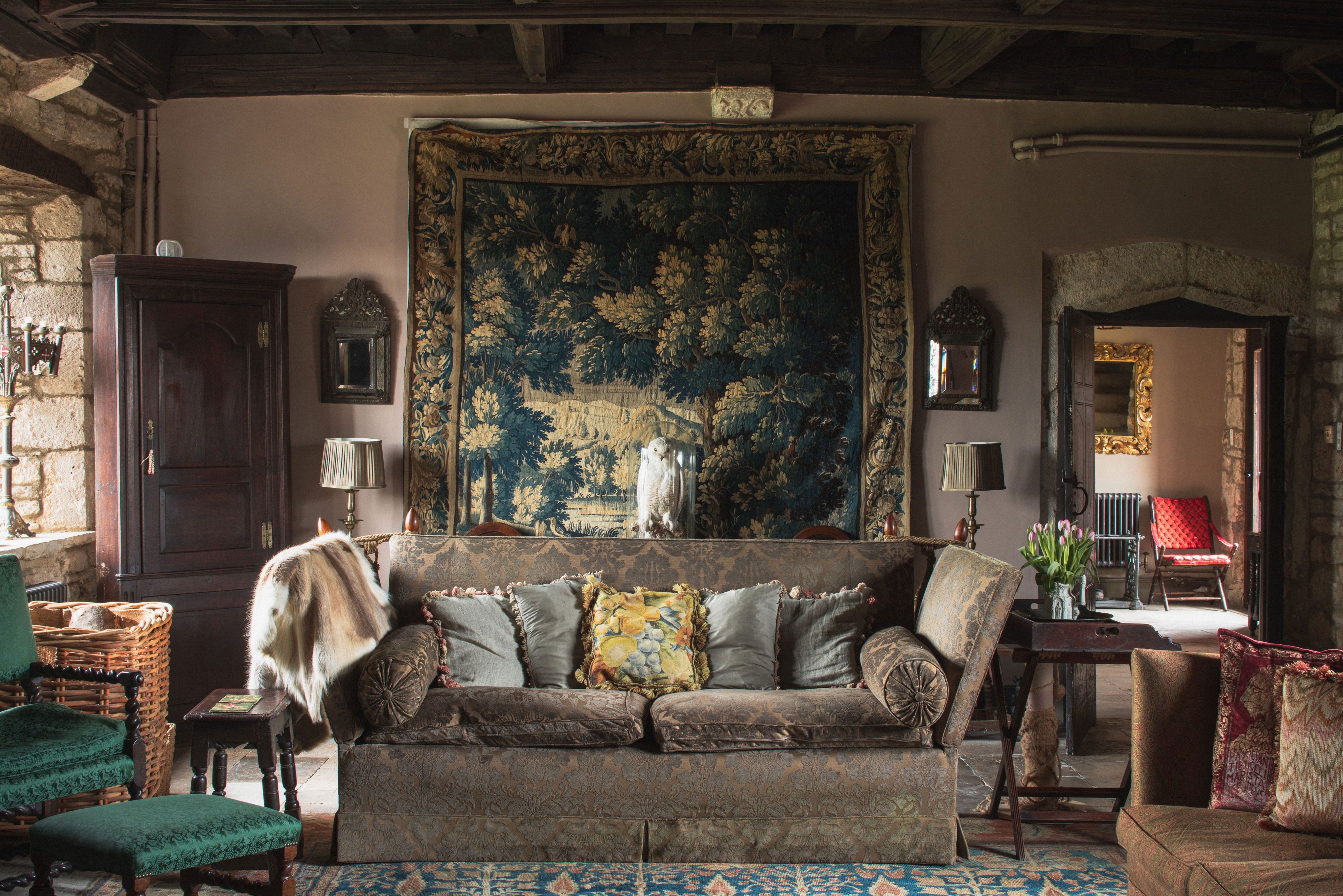 17 living room wall decor ideas—from allover tile to aquatic accents ...
