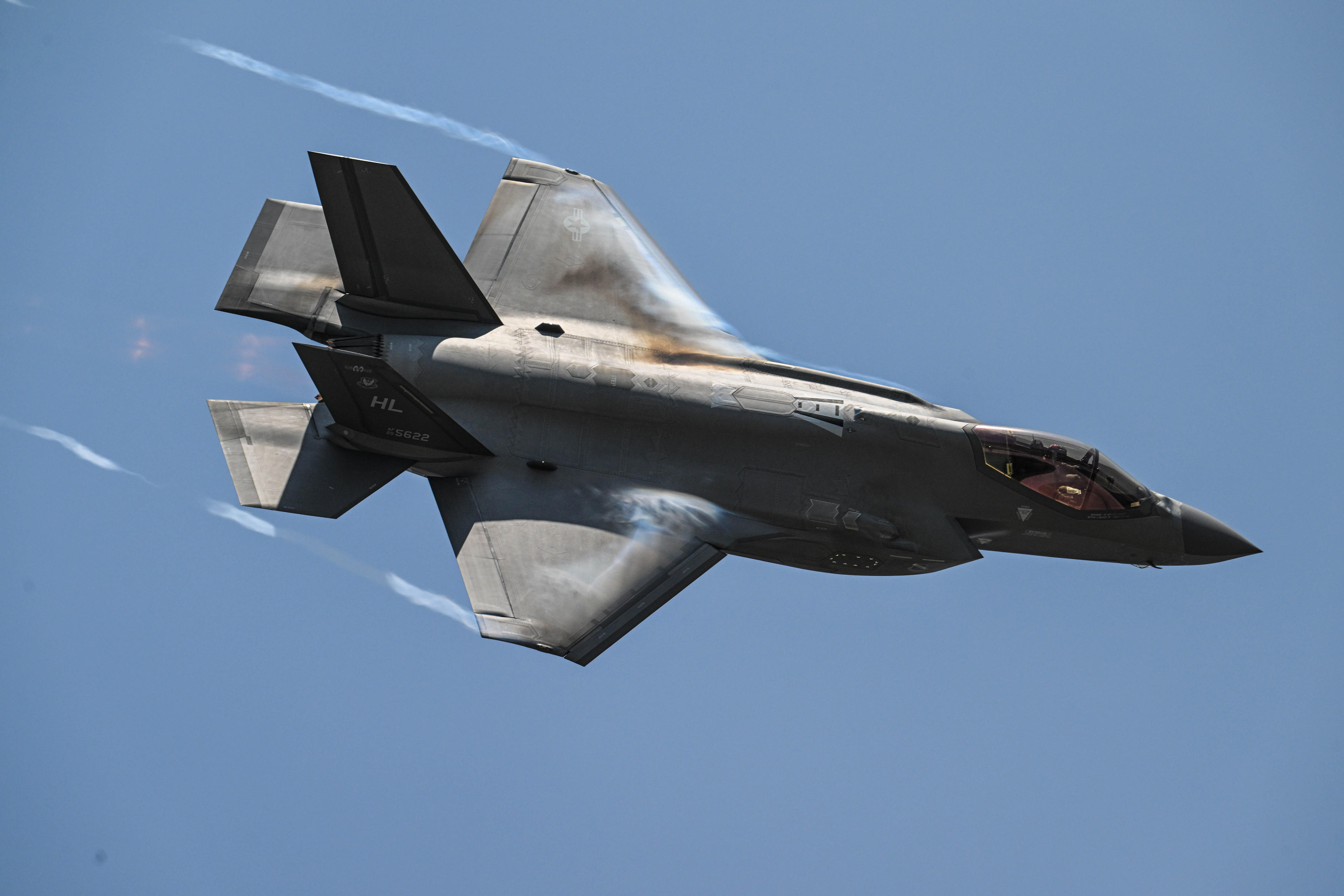 US F-35 makes emergency landing. What to know about the jet