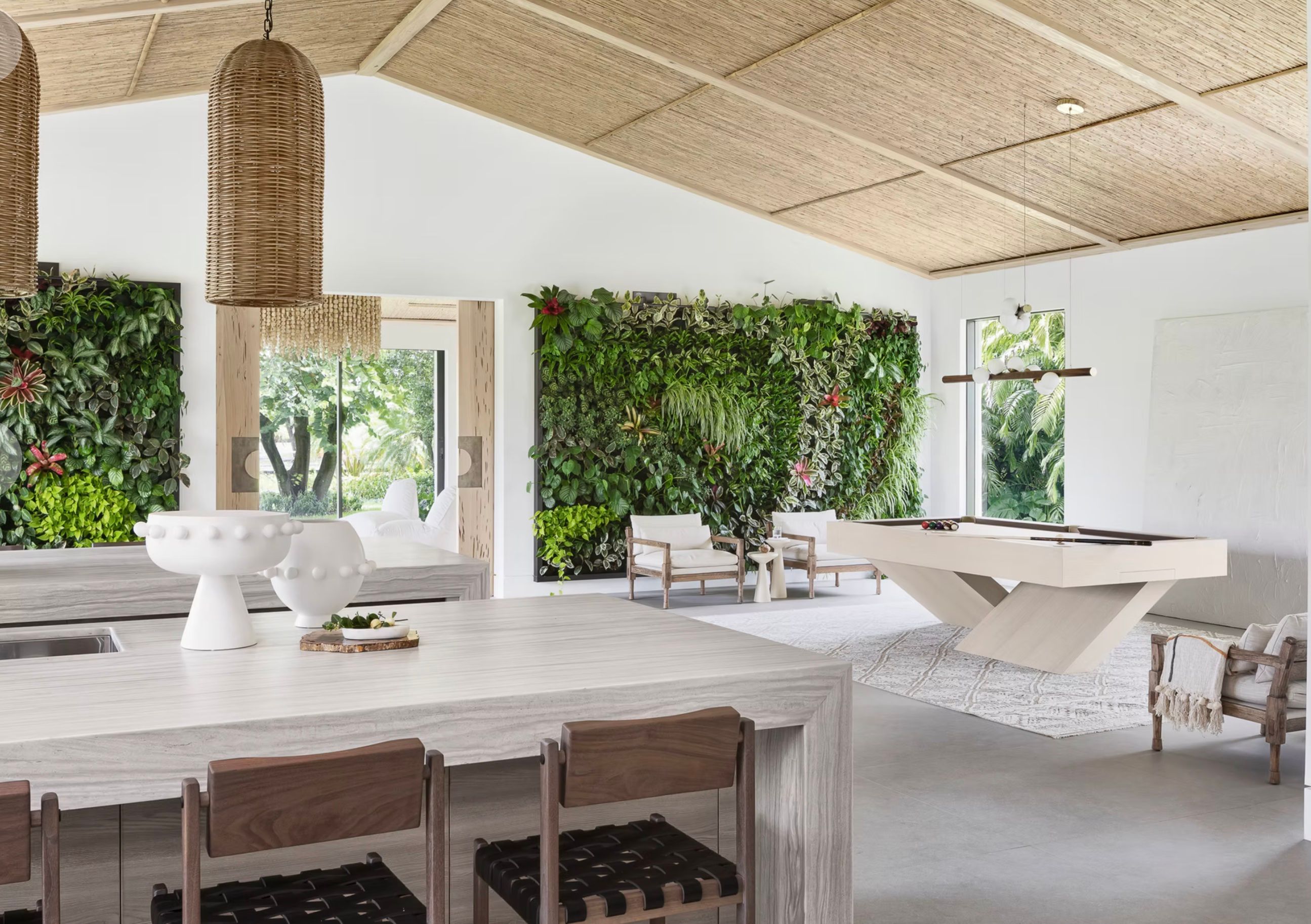 17 living room wall decor ideas—from allover tile to aquatic accents ...
