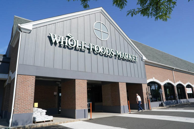 Most vs. least expensive grocery stores revealed: Here’s how Costco ...