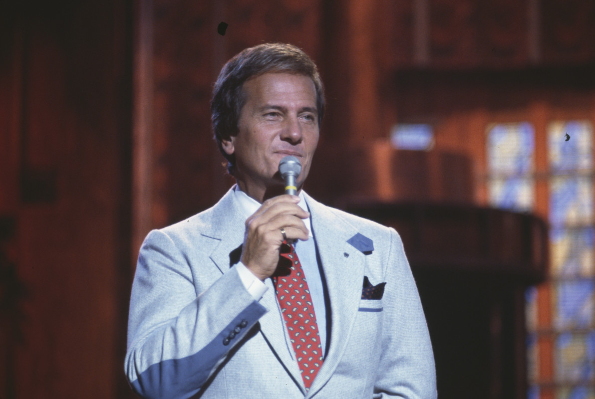 Pat Boone, a Republican and friend of Trump, says POTUS is ‘obviously a ...