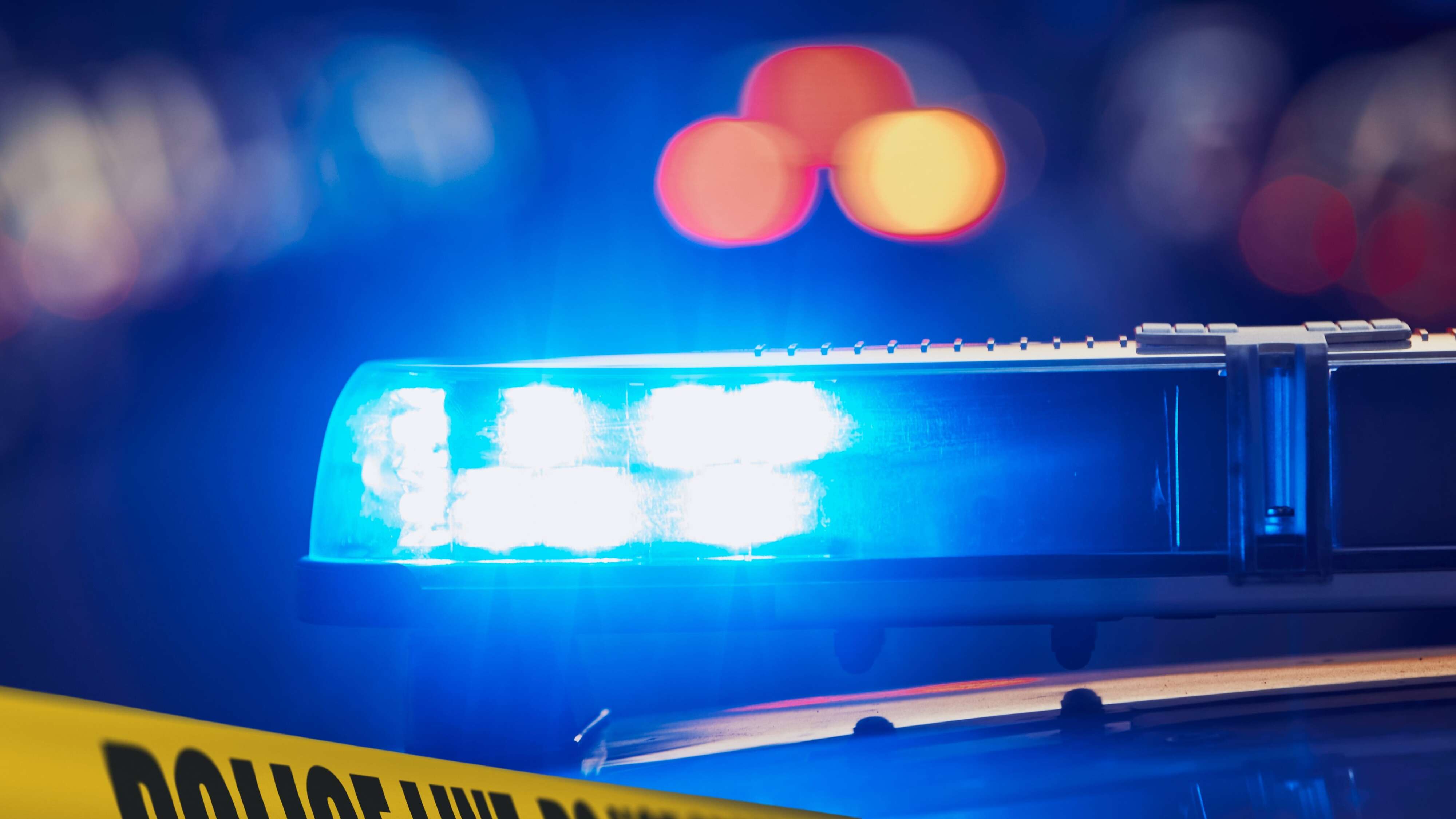 Wrong-way driver hits police car almost head-on in Lake Oswego ...