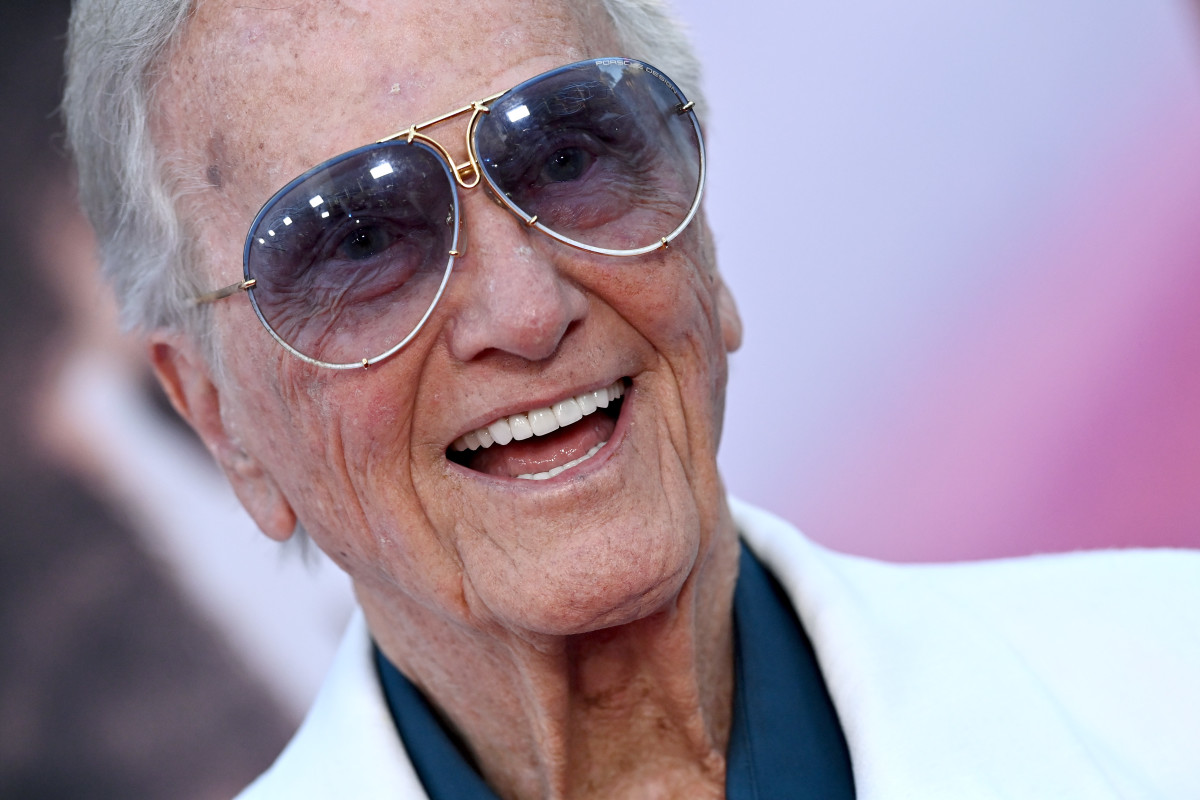 Pat Boone, a Republican and friend of Trump, says POTUS is ‘obviously a ...
