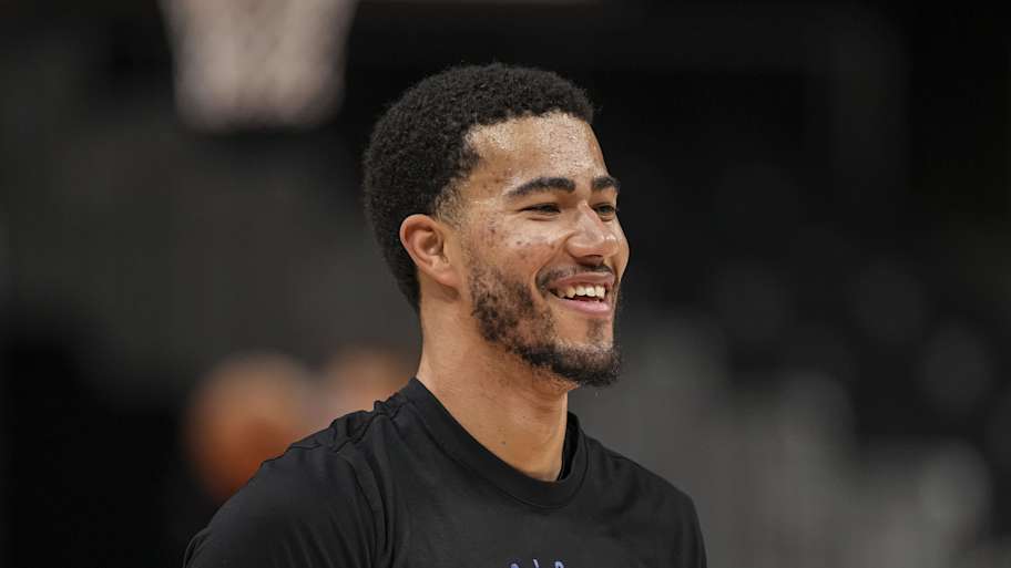 Hawks give up on 2024 draft pick to sign former 5-star sharpshooter to ...