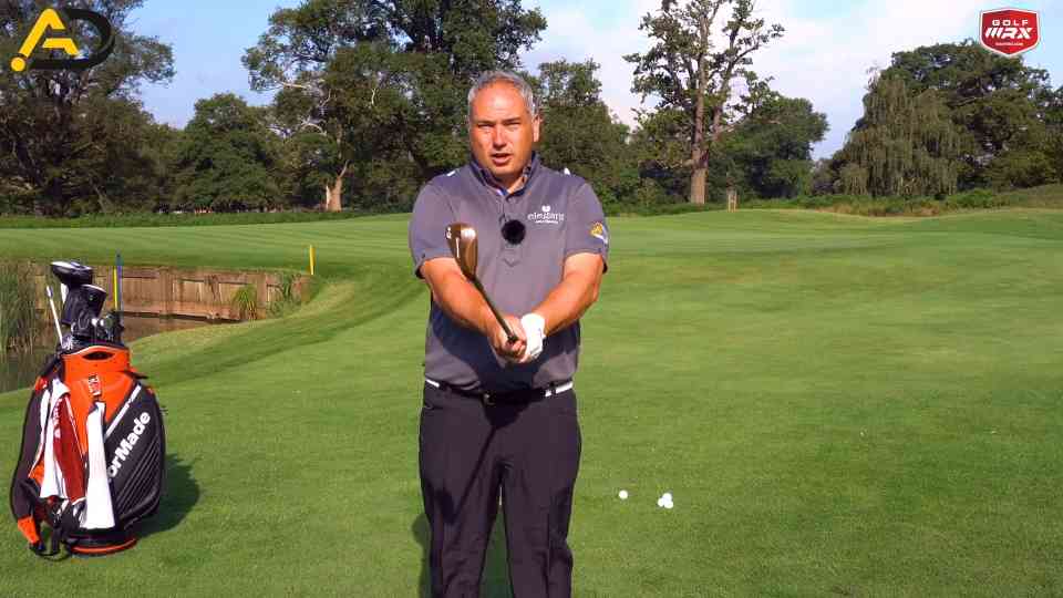 When to hinge on chip shots