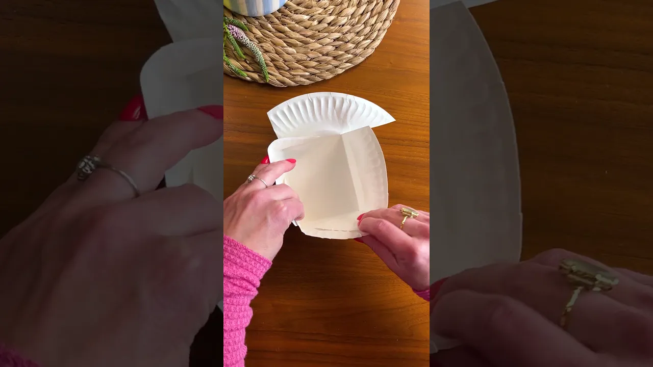 Paper plate Easter basket! 🐰 #craft #easterbunny #candy #mom