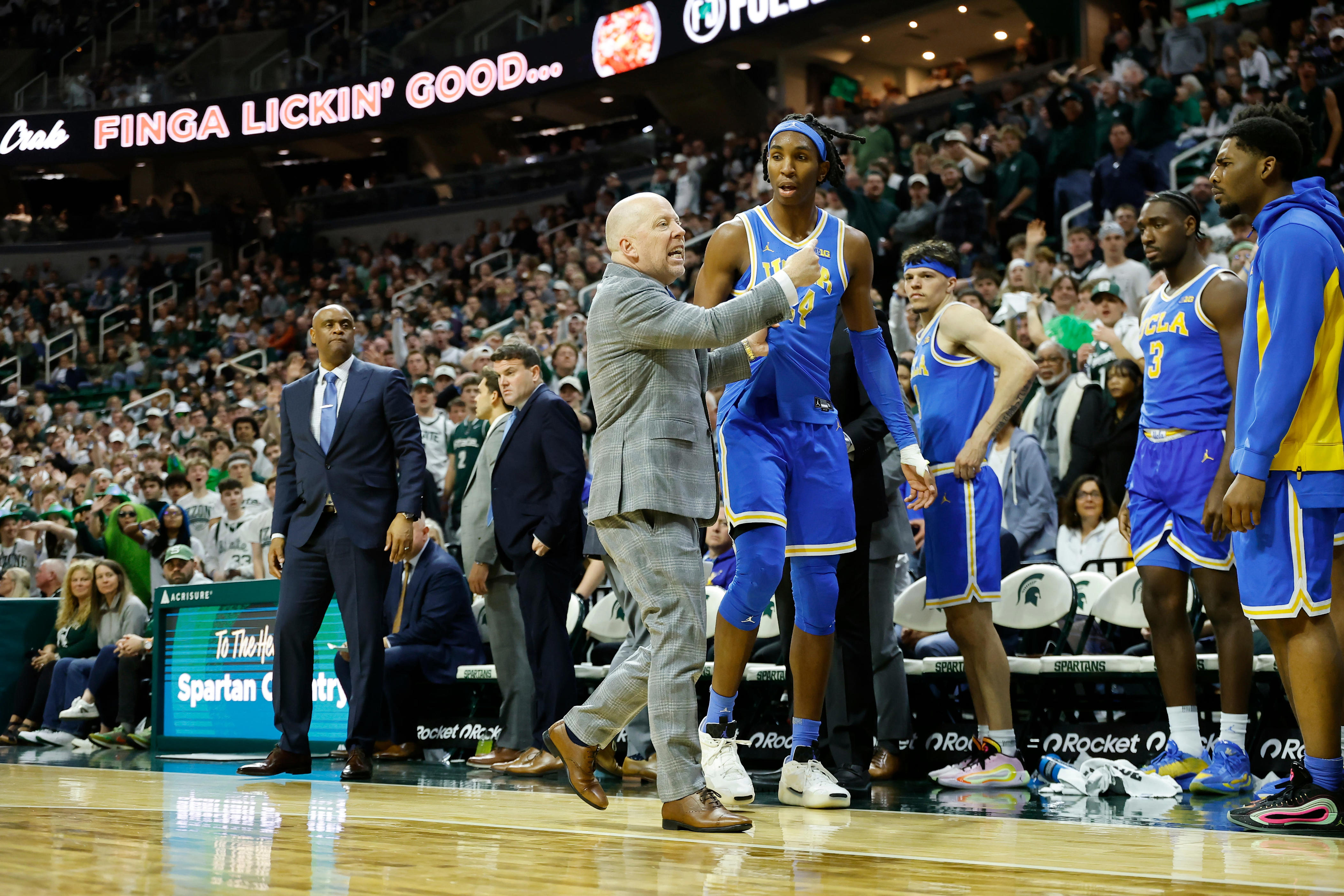 Mick Cronin went berserk on reporter after ejecting own UCLA player