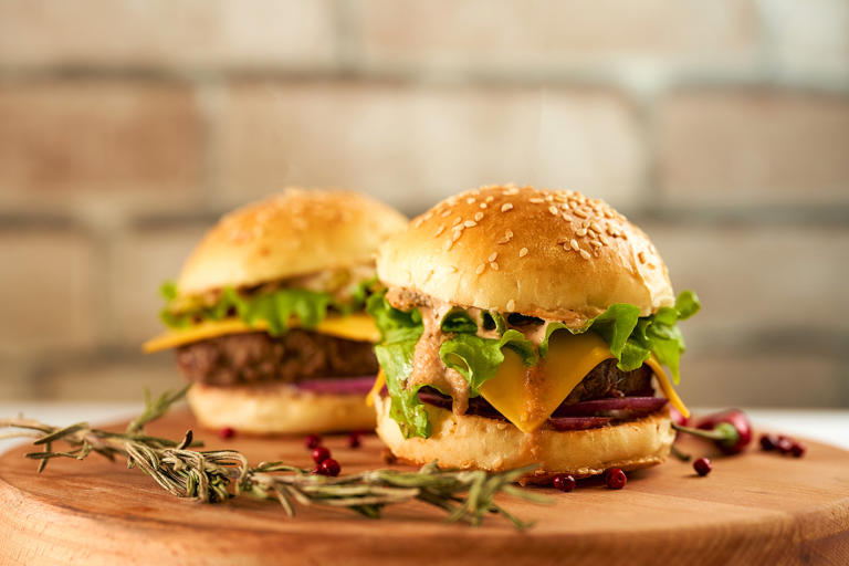 A 20-year-old McDonald's burger that never molded: David Whipple's ...