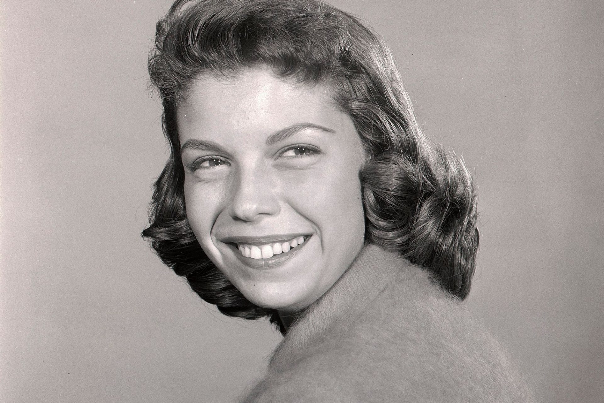 Ela é Nancy Sinatra, a primogênita de Frank Sinatra