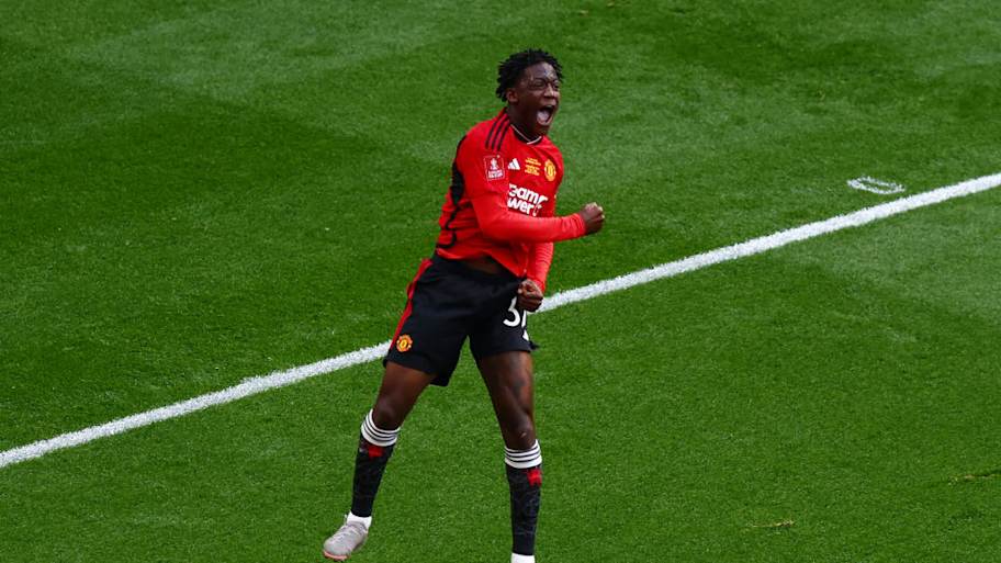 Man United are walking a thin tightrope with Kobbie Mainoo contract talks