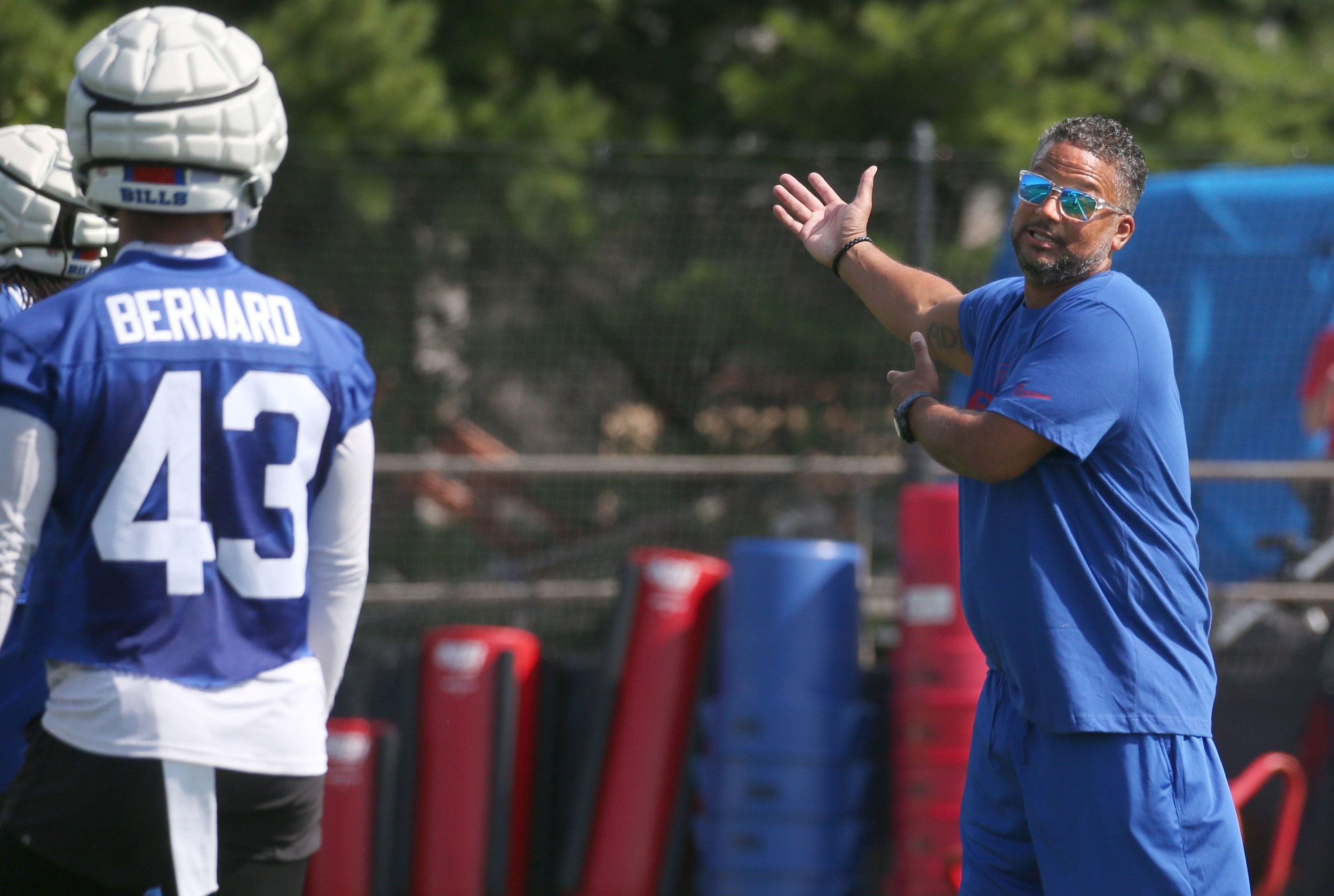 Raiders hiring Al Holcomb as senior defensive assistant