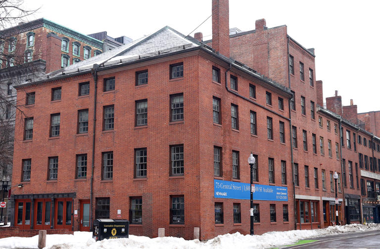 Healey announces $140M investment in over 1,300 Massachusetts homes