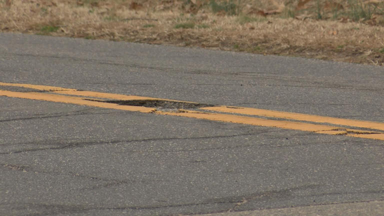VDOT asking drivers to report potholes through new submission form